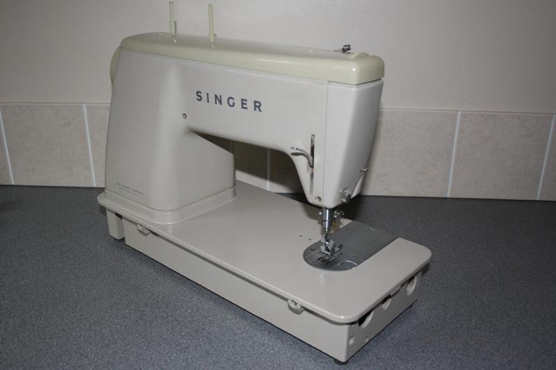 Singer 457 Stylist Electric Zigzag Sewing Machine For Sale